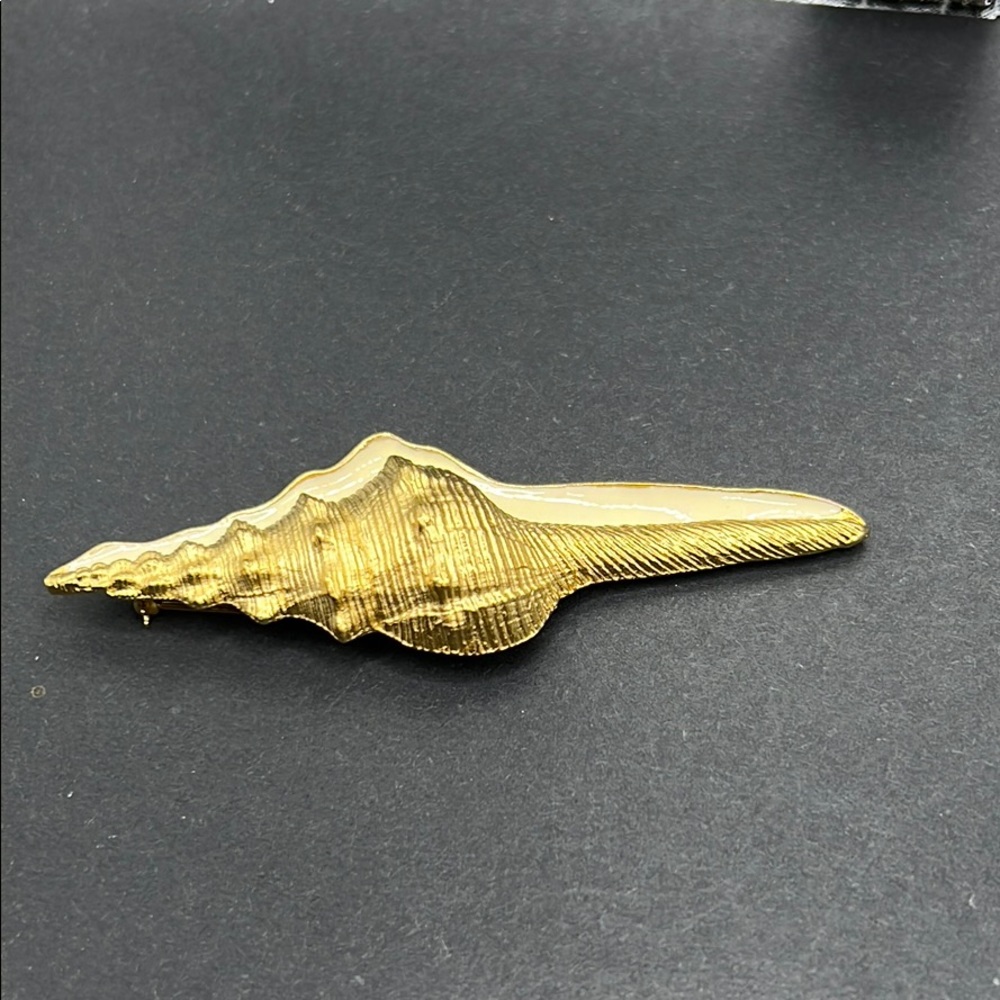 Rare Vintage Trifari Enamel Shell Brooch, Earrings - Gem